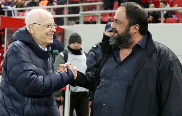 ΜΕ ΤΟ ΧΕΡΙ ΣΤΗΝ ΤΣΕΠΗ... | Apodytiriakias.gr