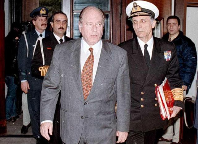 ΣΤΟ ΠΡΩΘΥΠΟΥΡΓΙΚΟ ΓΡΑΦΕΙΟ ΤΗ ΝΥΧΤΑ ΤΩΝ ΙΜΙΩΝ | Apodytiriakias.gr