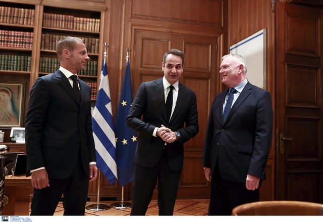 ΓΙΑΤΙ Ο ΜΗΤΣΟΤΑΚΗΣ ΔΙΑΣΥΡΕΙ ΤΗΝ ΠΟΔΟΣΦΑΙΡΙΚΗ ΕΛΛΑΔΑ | Apodytiriakias.gr
