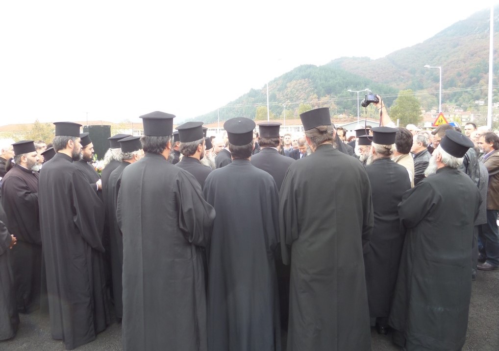 ΓΙΑΤΙ ΟΙ ΠΑΠΑΔΕΣ ΝΤΥΝΟΝΤΑΙ ΓΥΝΑΙΚΕΙΑ | Apodytiriakias.gr
