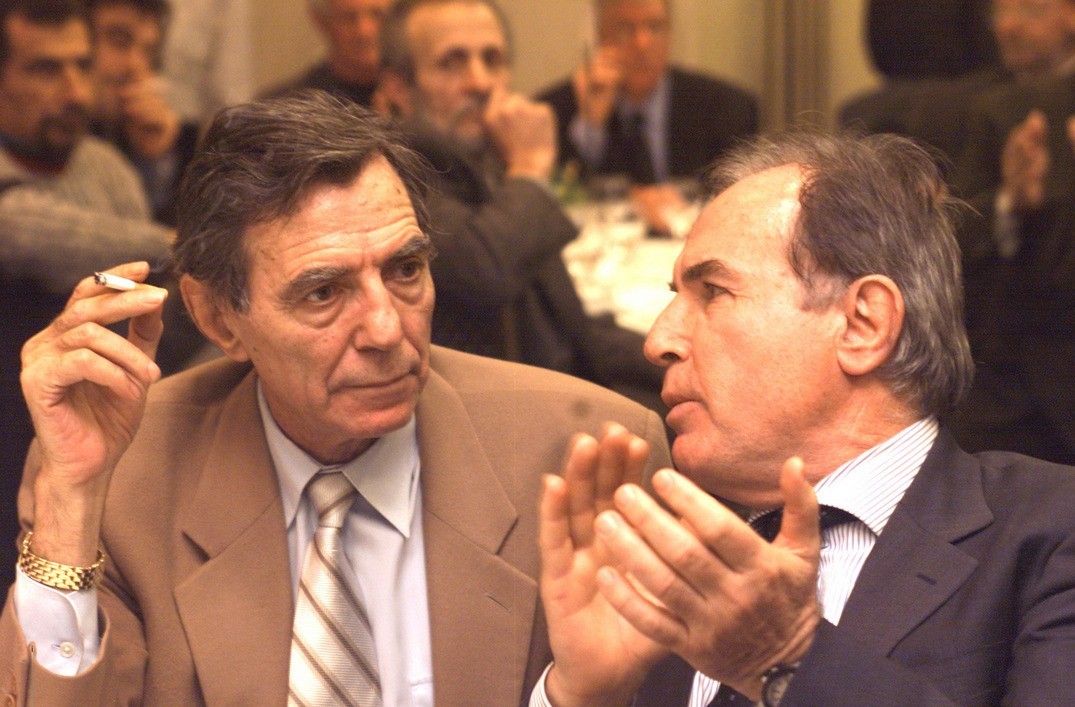 ''ΤΟ ΠΑΣΟΚ ΕΙΝΑΙ ΕΔΩ'', ΒΡΕ, ΕΙΝΑΙ ΠΑΝΤΟΥ, ΚΑΙ ΣΤΗΝ... ΠΑΙΑΝΙΑ ...