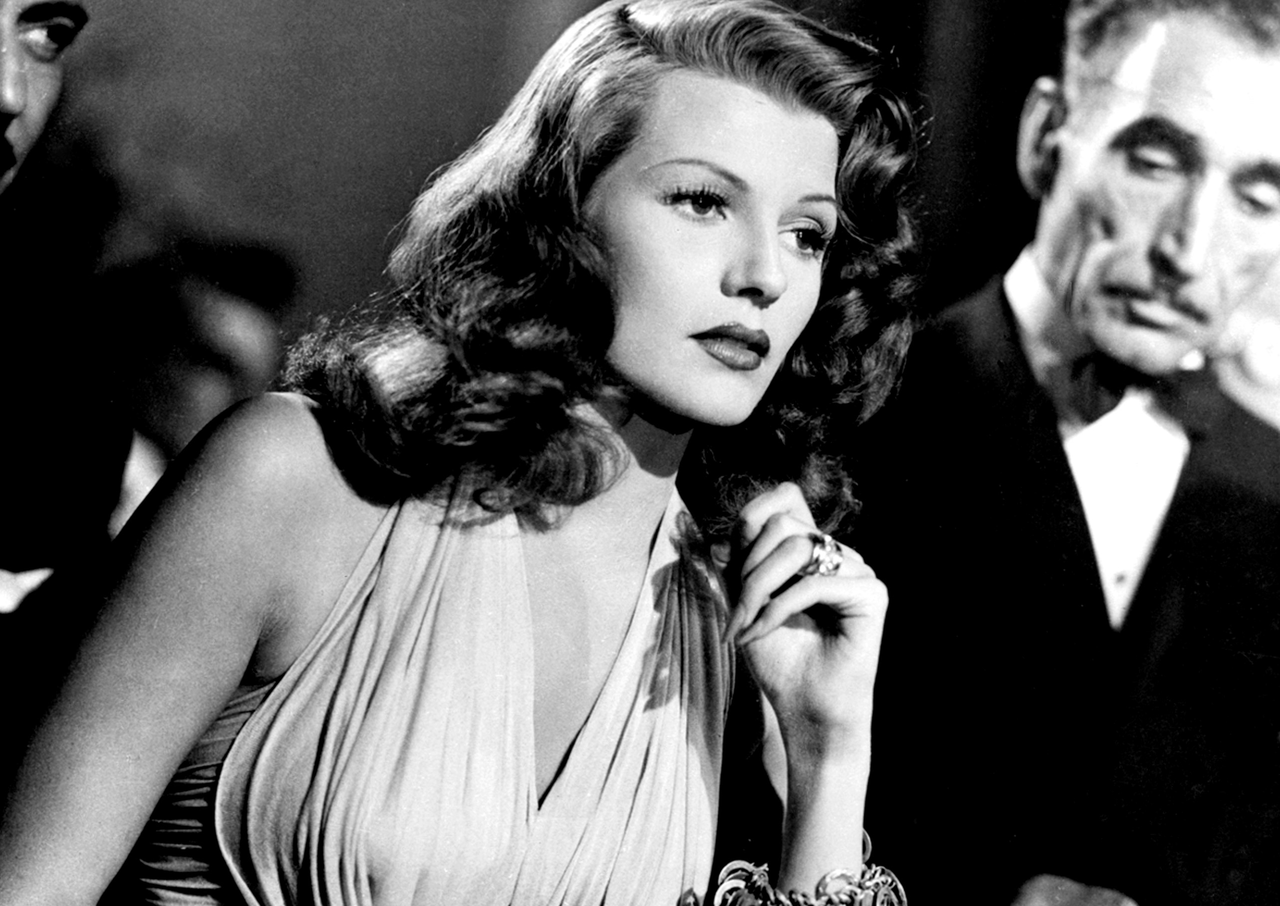 ΤΟ ΣΤΡΗΠΤΗΖ ΤΗΣ GILDA | Apodytiriakias.gr