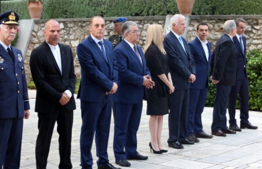 ΔΕΝ ΥΠΑΡΧΟΥΝ ΚΟΜΜΑΤΑ... , ΤΙ ΥΠΑΡΧΕΙ; | Apodytiriakias.gr