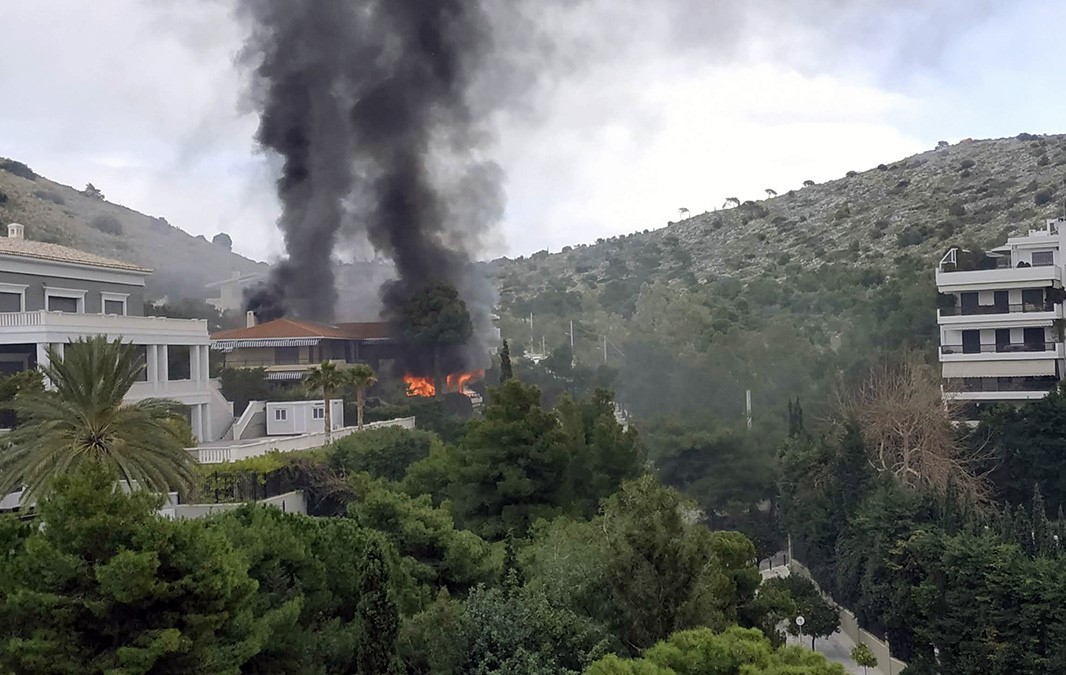ΑΠΟ ΙΟΥΝΙΟ Η ΜΕΓΑΛΗ ΦΩΤΙΑ ΜΕ ΒΟΥΛΑ | Apodytiriakias.gr
