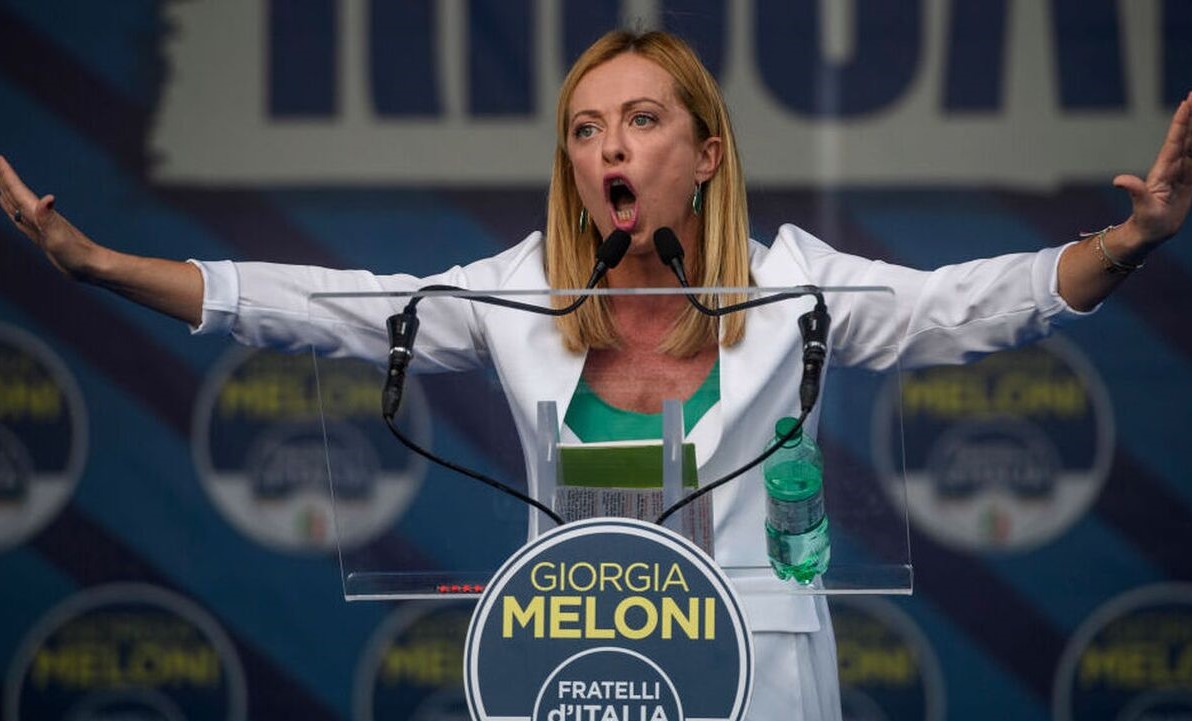 ΠΕΣ ΑΛΕΥΡΙ... , Η ΜΕΛΟΝΙ ΣΕ ΓΥΡΕΥΕΙ... | Apodytiriakias.gr