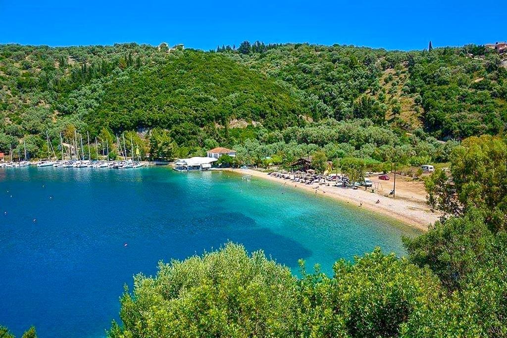 ΣΤΟ ΜΕΓΑΝΗΣΙ ΟΛΑ ΗΤΑΝ ΥΠΕΡΟΧΑ | Apodytiriakias.gr