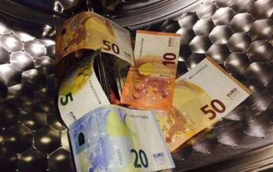 ΠΑΙΖΕΙ ΚΑΙ ΞΕΠΛΥΜΑ ΣΤΙΣ... ΠΑΝΑΚΡΙΒΕΣ ΜΕΤΑΓΡΑΦΕΣ | Apodytiriakias.gr