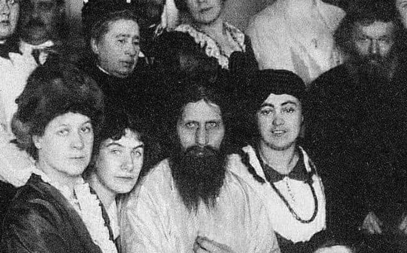 ΕΤΣΙ ΣΚΟΤΩΣΑΝ ΤΟΝ ΑΠΕΘΑΝΤΟ ΡΑΣΠΟΥΤΙΝ | Apodytiriakias.gr