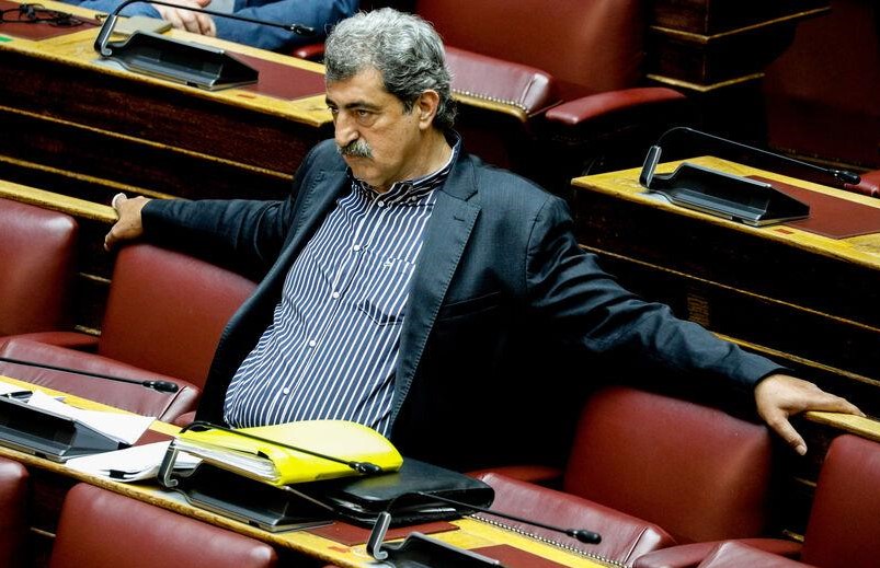 ΣΤΟ ΝΤΕΦΙ ΤΗΣ ΠΑΥΛΑΡΑΣ ΧΟΡΕΥΟΥΝ ΚΙ ΑΛΛΟΙ | Apodytiriakias.gr
