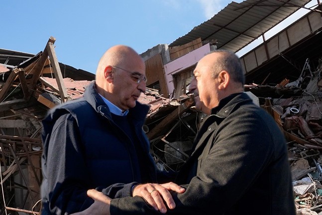 ΚΙ ΟΜΩΣ ΚΑΠΟΙΟΙ ΜΑΣΑΝΕ ΤΟ ΑΓΡΙΟ ΔΟΥΛΕΜΑ | Apodytiriakias.gr