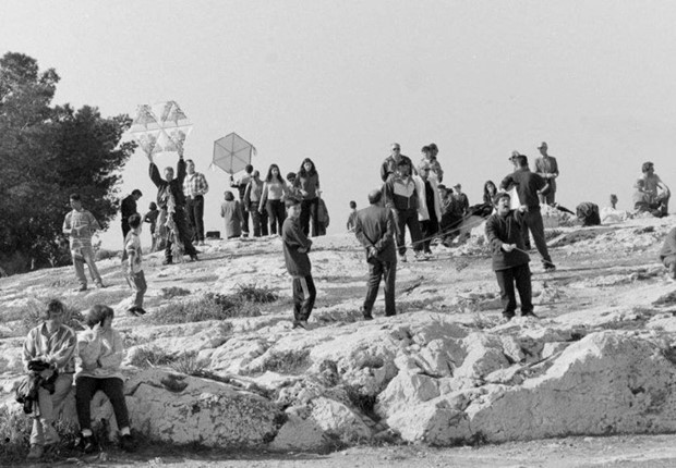ΣΤΑ ΧΡΟΝΙΑ ΤΑ ΠΑΛΙΑ, ΣΤΗΣ ΠΛΑΚΑΣ ΤΑ ΣΤΕΝΑ | Apodytiriakias.gr