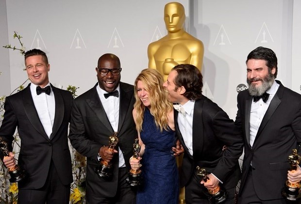 ΜΑΣ ΠΕΡΙΜΕΝΕΙ Η ΒΡΑΔΙΑ ΤΩΝ ΟΣΚΑΡ | Apodytiriakias.gr