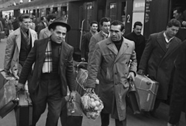 ΜΗΝ ΠΕΡΙΜΕΝΟΥΜΕ ΝΑ ΖΗΣΟΥΜΕ ΜΕ ΤΑ ΦΡΑΓΚΑ ΑΠ' ΕΞΩ | Apodytiriakias.gr