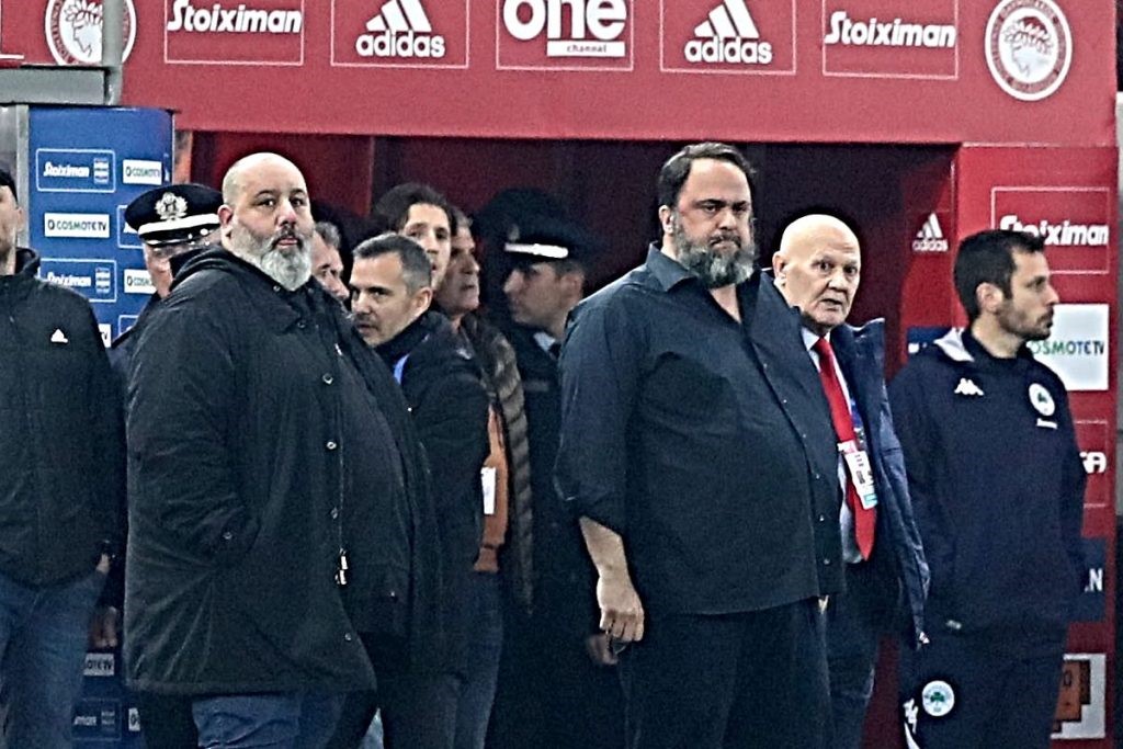 ΣΑΝ ΤΟΝ ΜΑΡΙΝΑΚΗ ΝΑ ΡΙΧΝΕΙ ΜΠΑΛΕΣ ΣΤΟ ΓΗΠΕΔΟ... | Apodytiriakias.gr