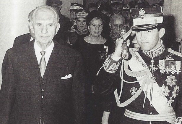 ΔΕΝ ΕΙΝΑΙ ΔΕΞΙΟΙ, ΔΕΝ ΕΙΝΑΙ ΑΡΙΣΤΕΡΟΙ, ΕΙΝΑΙ ΚΕΝΤΡΩΟΙ ...
