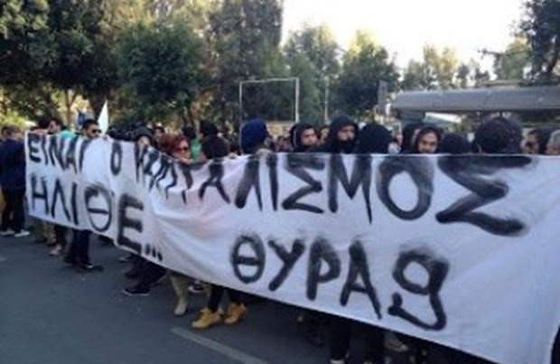 ΣΤΗΝ ΠΥΡΑ ΟΠΟΙΟΣ ΕΧΕΙ ΑΠΟΨΗ ΑΝΤΙΘΕΤΗ | Apodytiriakias.gr