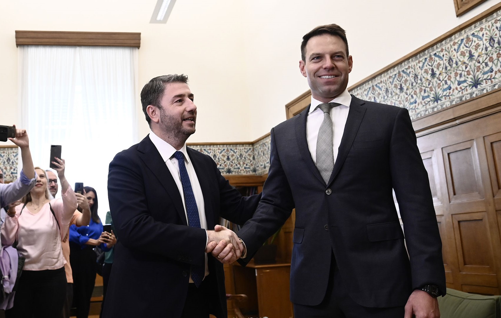 ΕΧΕΙ ΓΛΩΣΣΑ ΚΑΙ Ο ΞΑΔΕΛΦΟΣ | Apodytiriakias.gr