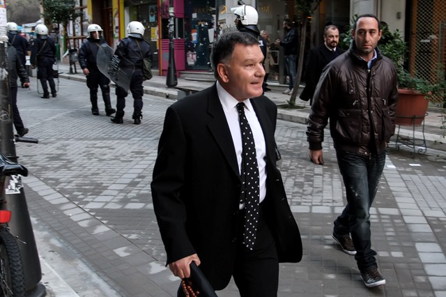 Ο ΚΟΥΓΙΑΣ ΜΕ ΚΟΜΜΑ ΣΤΗ ΒΟΥΛΗ | Apodytiriakias.gr