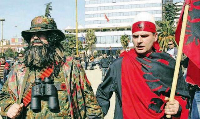 ΜΙΣΘΟΥΣ ΕΛΛΑΔΑΣ ΔΙΑΦΗΜΙΖΟΥΝ ΟΙ ΑΛΒΑΝΟΙ ΣΤΟΥΣ ΕΠΕΝΔΥΤΕΣ | Apodytiriakias.gr