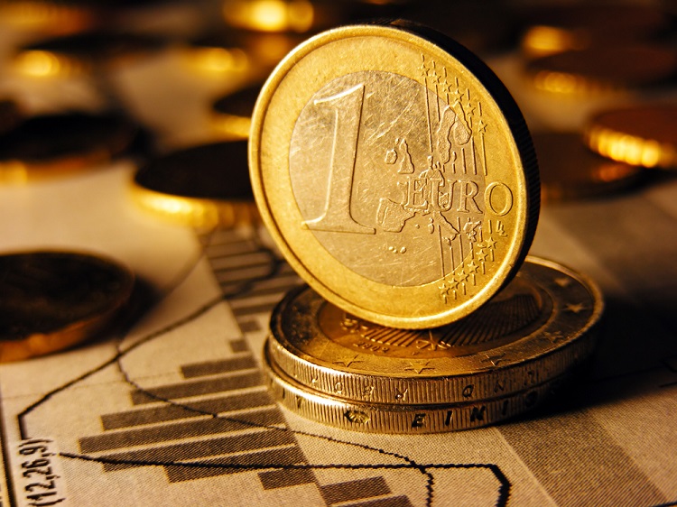 ΠΟΙΟΙ ΣΥΝΕΧΙΖΟΥΝ ΝΑ ΕΙΣΠΡΑΤΤΟΥΝ ΑΝΩ ΤΩΝ 5.000 ΕΥΡΩ | Apodytiriakias.gr