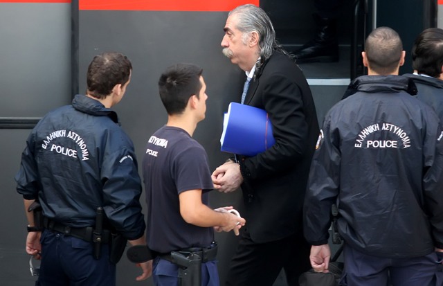 Ο ΜΑΚΗΣ ΨΩΜΙΑΔΗΣ ΖΕΙ, ΕΝΑΣ ΑΛΛΟΣ ΘΑ... ΓΕΝΝΗΘΕΙ! | Apodytiriakias.gr