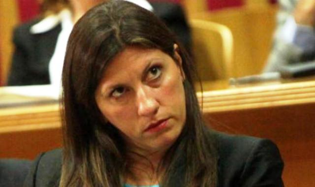 ΑΠΟΧΩΡΕΙ ΑΠΟ ΤΗΝ ΠΟΛΙΤΙΚΗ Ή ΠΑΕΙ ΓΙΑ ΚΟΜΜΑ Η ΖΩΗ; | Apodytiriakias.gr