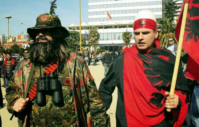 ΜΑΘΑΝΕ ΟΤΙ ΠΗΔΙΟΜΑΣΤΕ ΠΛΑΚΩΣΑΝ ΚΙ ΟΙ ΑΛΒΑΝΟΙ... | Apodytiriakias.gr