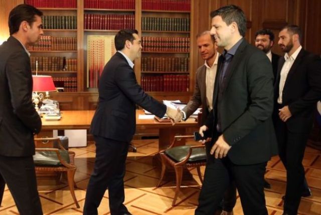 ΞΕΒΡΑΚΩΜΑ ΑΠΟ ΕΝΑΝ ΑΡΙΣΤΕΡΟ, ΟΧΙ ΠΡΩΗΝ ΑΡΙΣΤΕΡΟ | Apodytiriakias.gr